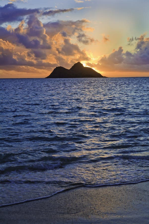 Pacific sunrise in hawaii stock image. Image of wave - 26420271