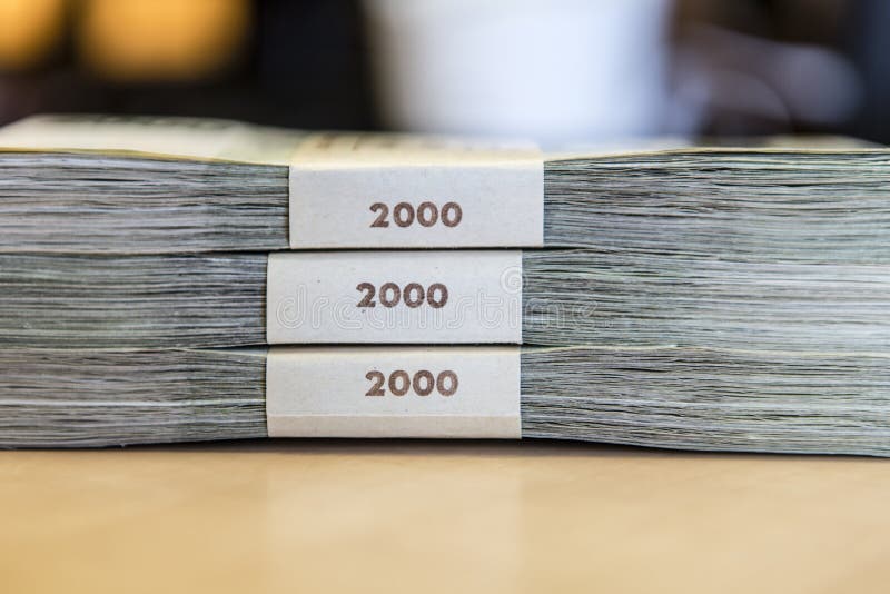 Pack of Money - Big Pile of Banknotes Stock Image - Image of 600000 ...