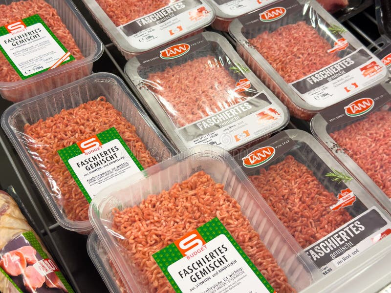 Packaged Ground Meat Varieties in Supermarket Display Editorial Stock ...