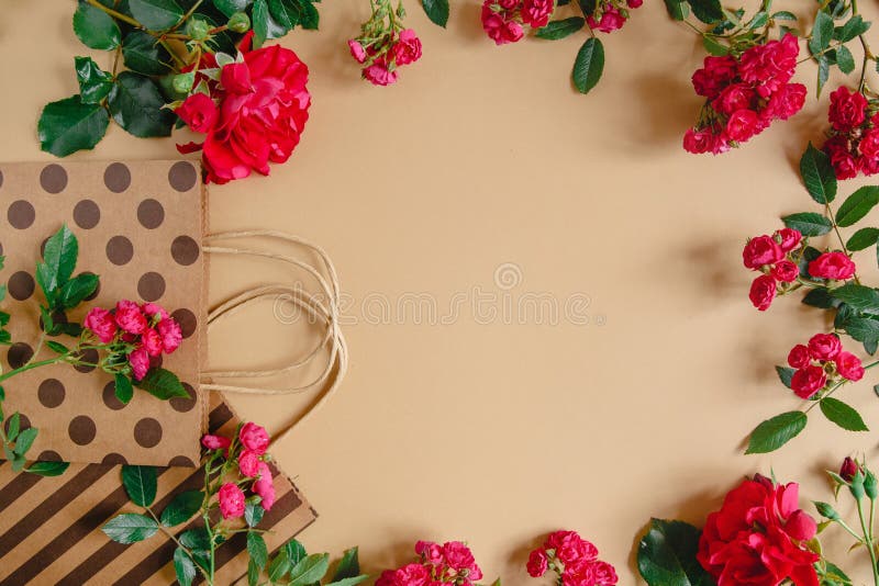 Packaging Bags with Handles Polka Dot and Stripe and Natural Red Roses ...