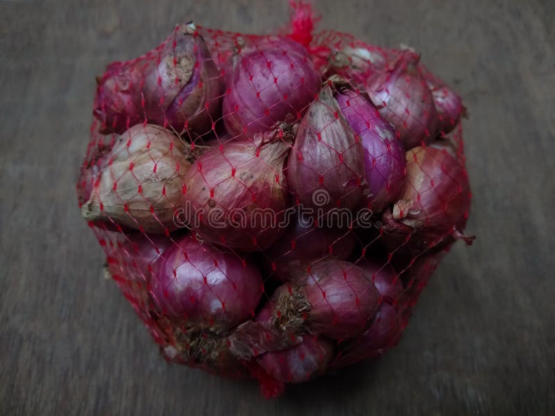 Packed Small Onion on a Table Stock Image - Image of purple, pink ...