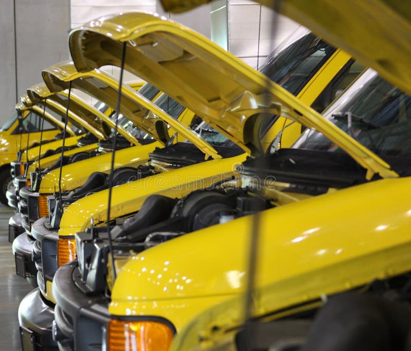 Packwagen mit Hauben oben stockbild. Bild von packwagen - 11330365