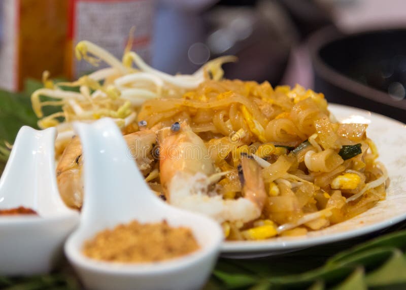 Pad Thai Goong Sod Fried Rice Sticks with Shrimp Stock Image - Image of ...