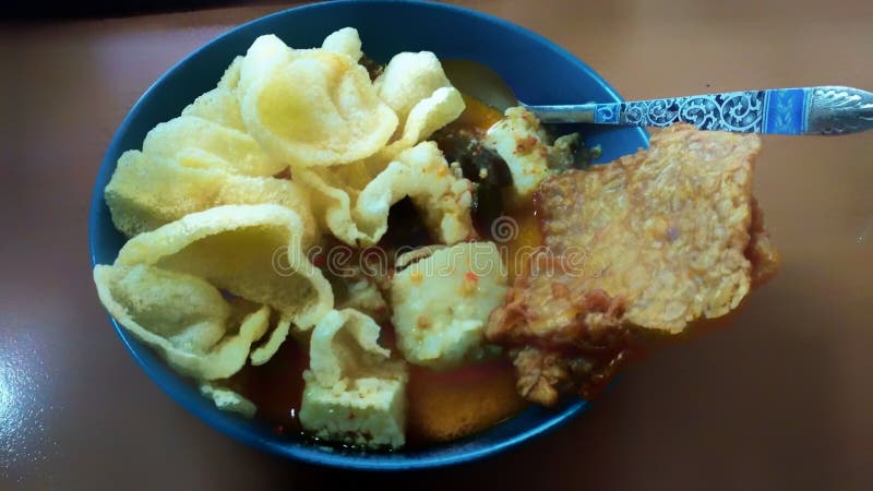 Padang Lontong Vegetable with Fried Tempe Stock Image - Image of roll ...