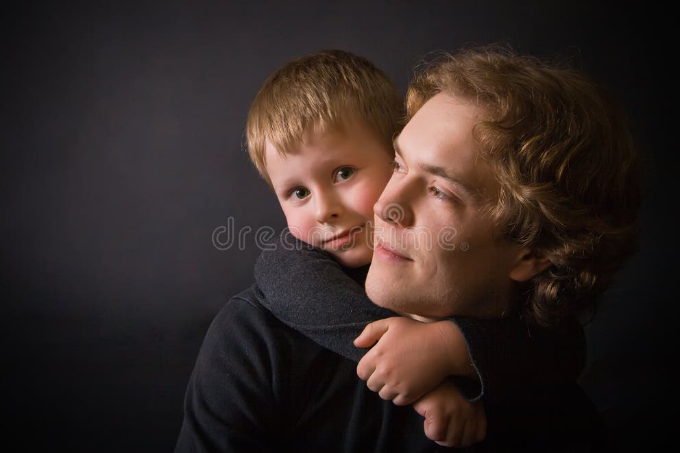 Padre e hijo foto de archivo. Imagen de negro, redondo - 13579178