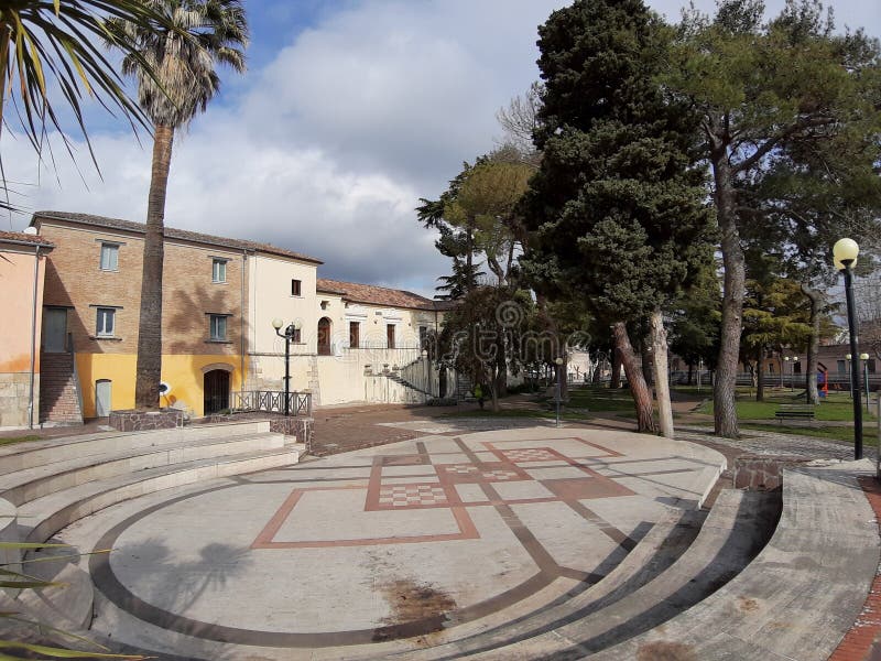 Paduli - Piazza Della Villa Comunale Editorial Stock Photo - Image of ...