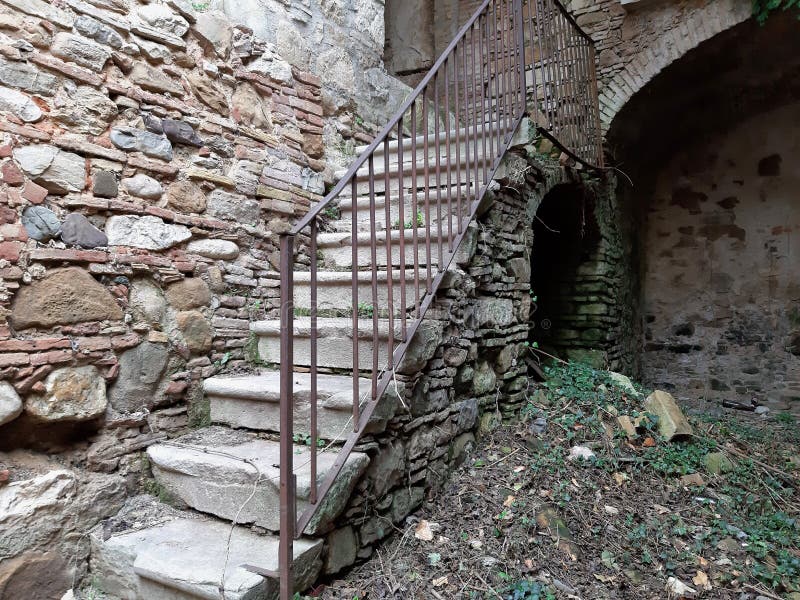 Paduli - Scala Del Vecchio Borgo Editorial Image - Image of italy ...