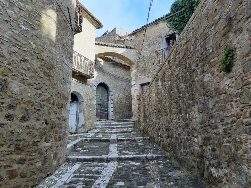 Paduli - Scalinata Al Borgo Fantasma Editorial Photography - Image of ...