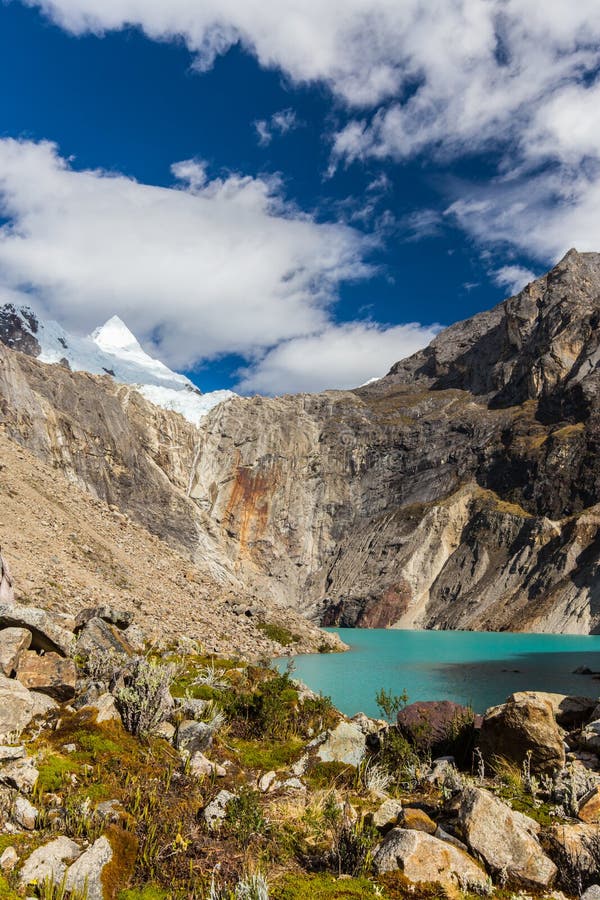 Paesaggio Della Montagna Nelle Ande Immagine Stock - Immagine di ...