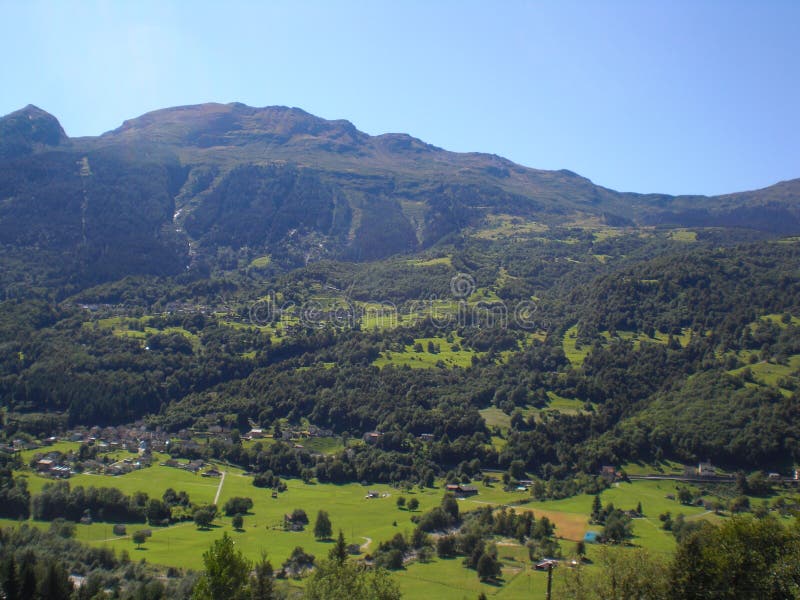 Paesaggio di Biasca immagine stock. Immagine di sacra - 39984605