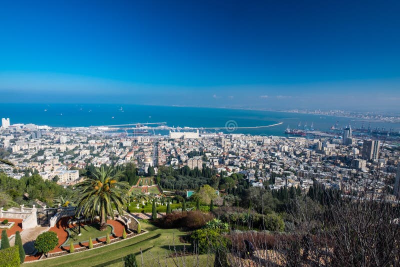 Paesaggio Urbano E Porto Di Haifa Fotografia Stock - Immagine di carmel ...