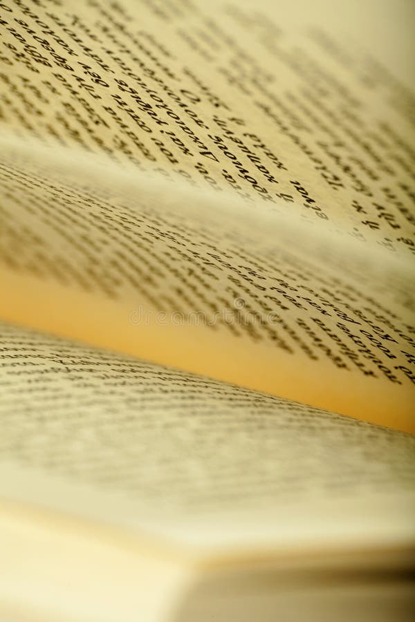 Pages de livre photo stock. Image du apprendre, livre - 12474388