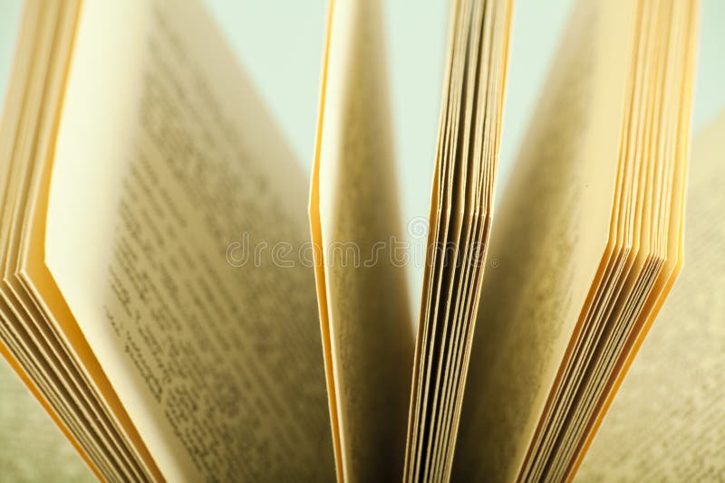 Pages de livre photo stock. Image du apprendre, livre - 12474388