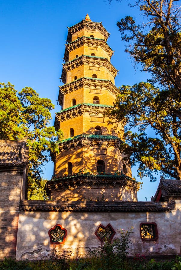 Pagoda imagen de archivo. Imagen de construido, porcelana - 36626523