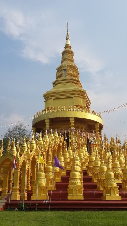 Pagodas arkivfoto. Bild av pagod, religion, pagoder, guld - 98336330