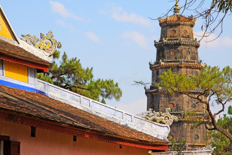 Pagode De Thien MU, Hue Vietnam Imagem de Stock - Imagem de templo ...