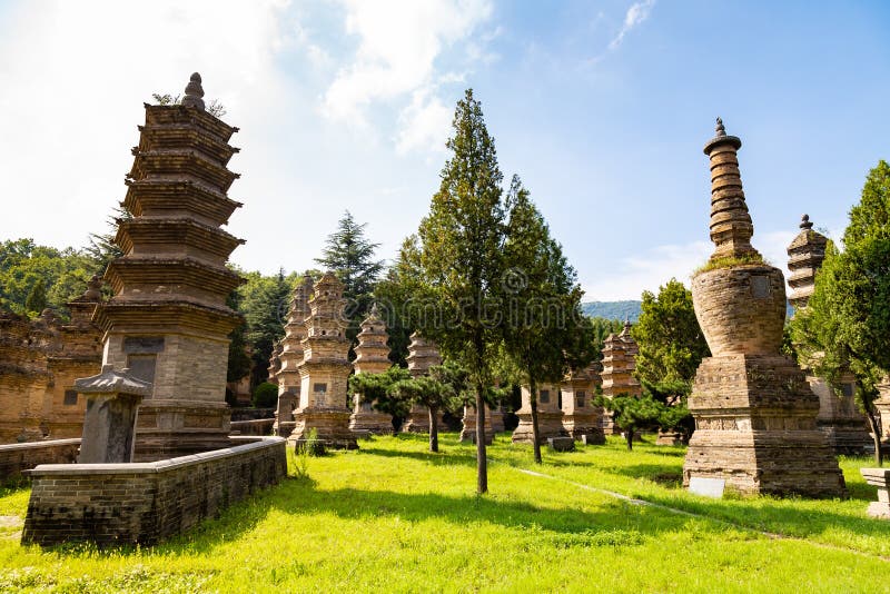 Pagodenwald in Shaolin Temple, Dengfeng, Henan-Provinz, China Stockfoto ...