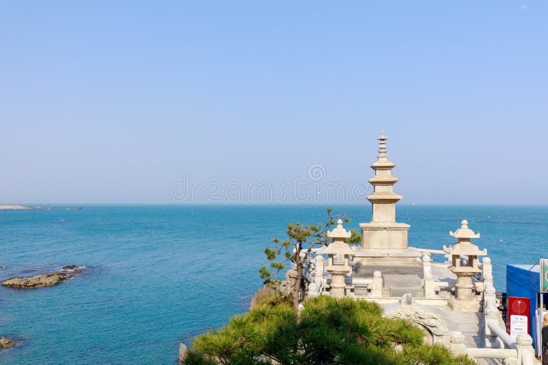 Pagoder I Haedongyonggungsatempel Arkivfoto - Bild av dynasti ...