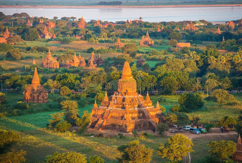Pagodes antigos em Bagan foto de stock. Imagem de patrimônio - 38182436