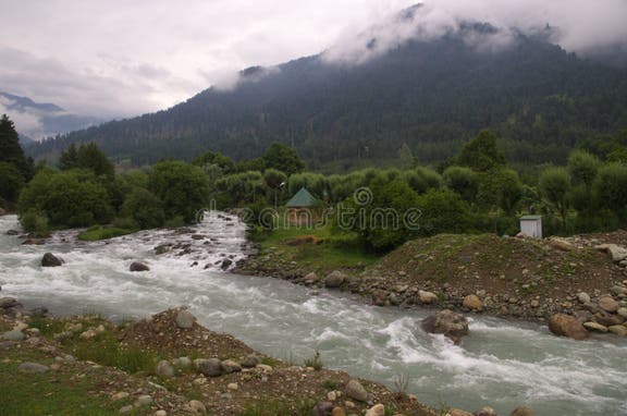 Pahalgam Scenery-2 imagen de archivo. Imagen de limpio - 95782855