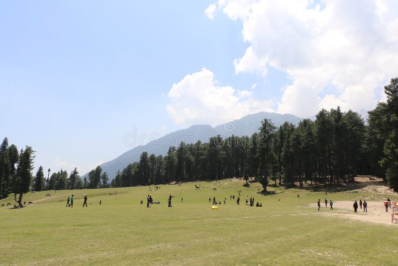 Pahalgam Valley in Jammu & Kashmir Editorial Photo - Image of himalaya ...