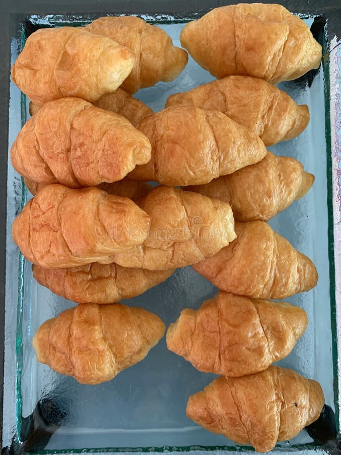 Pain à L'eclair Cuit Sous Forme De Buffet Photo stock - Image du ...