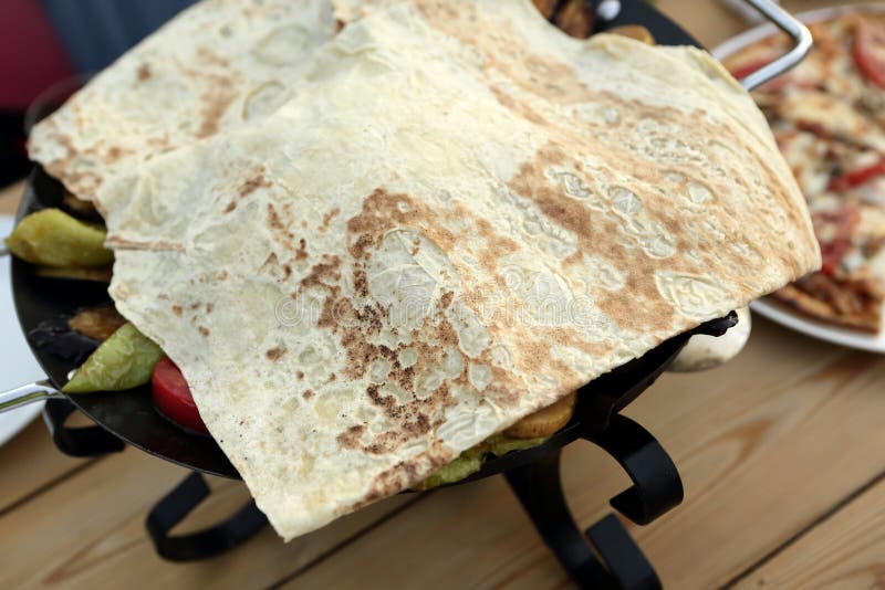 Pain de Saj photo stock. Image du libanais, cuisine, sain - 16458248