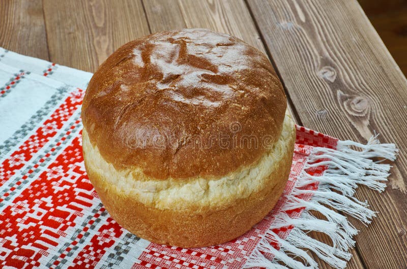 Pain rond russe - karavai image stock. Image du brun - 102087129