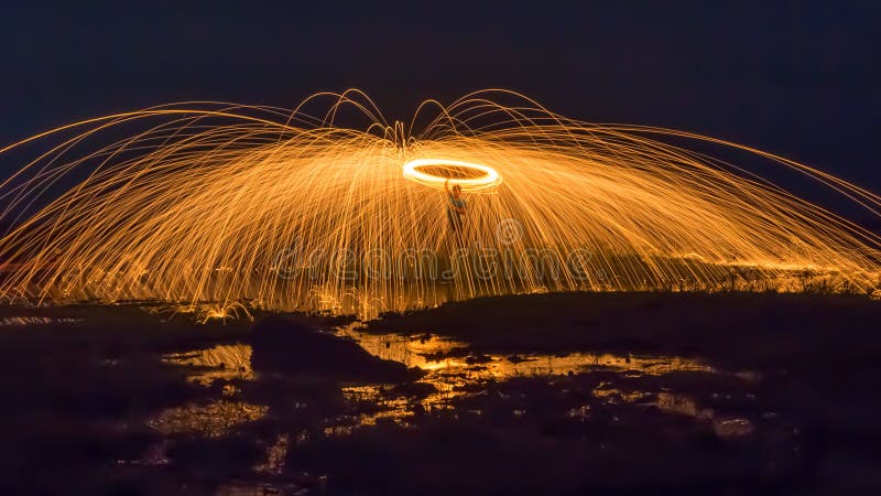 Paint Lighting : Circle Painted by Fire in Night (light Painting Stock ...