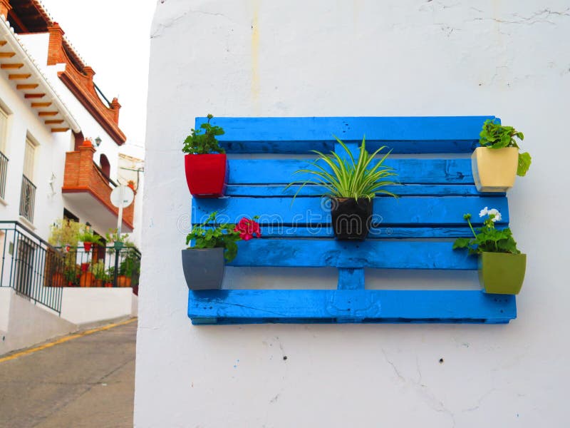 Painted wooden pallet stock image. Image of alora, plants - 63159945
