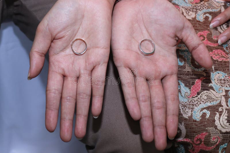 A Pair of Twin Rings for a Wedding Stock Photo - Image of engagement ...