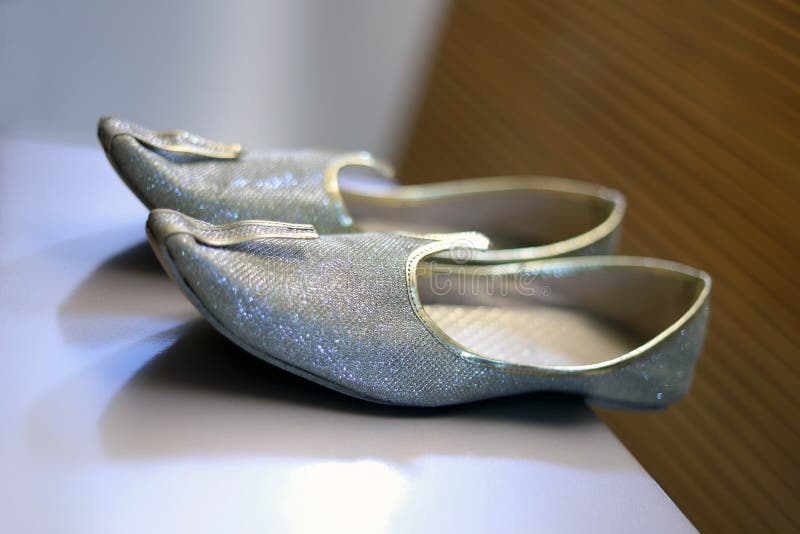 Indian Traditional Shoes for Men. Mojari Jutti for Wedding Ceremony ...