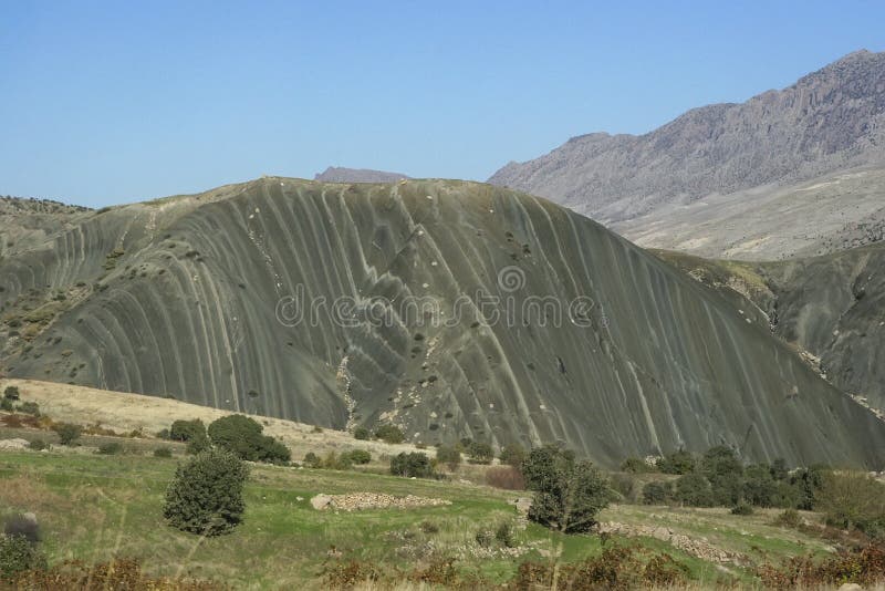 Paisagem do Curdistão foto de stock. Imagem de geologia - 51919704