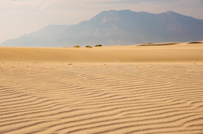 Paisagem Do Fundo Do Deserto Imagem de Stock - Imagem de médio, fundo ...