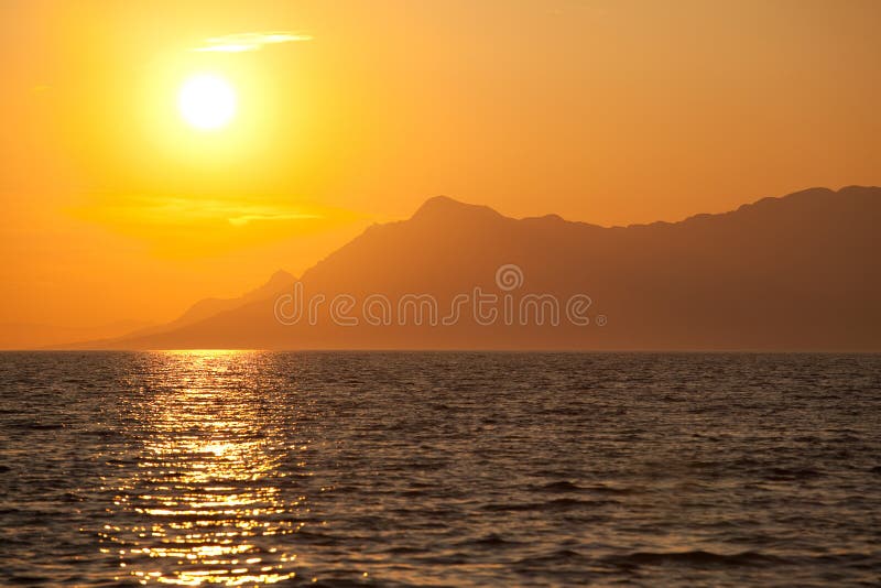 Paisaje asoleado 2 foto de archivo. Imagen de nubes, tonalidad - 17124666