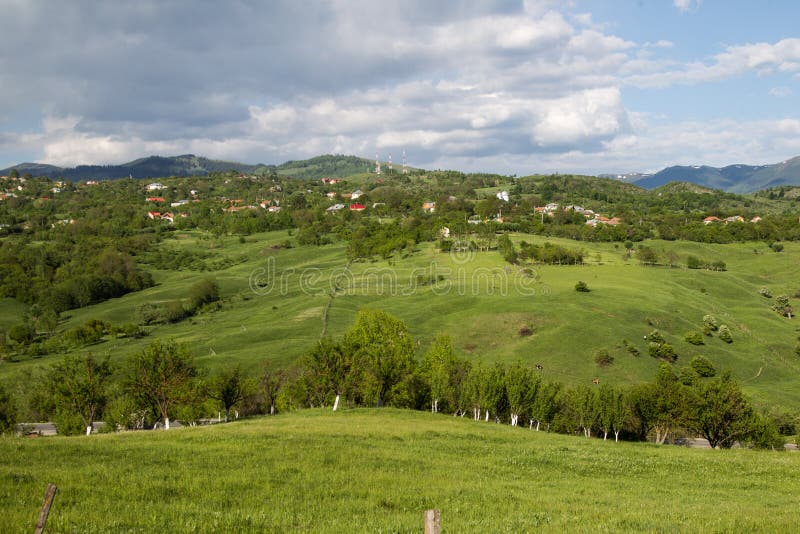 Paisaje de la colina imagen de archivo. Imagen de hierba - 32433255