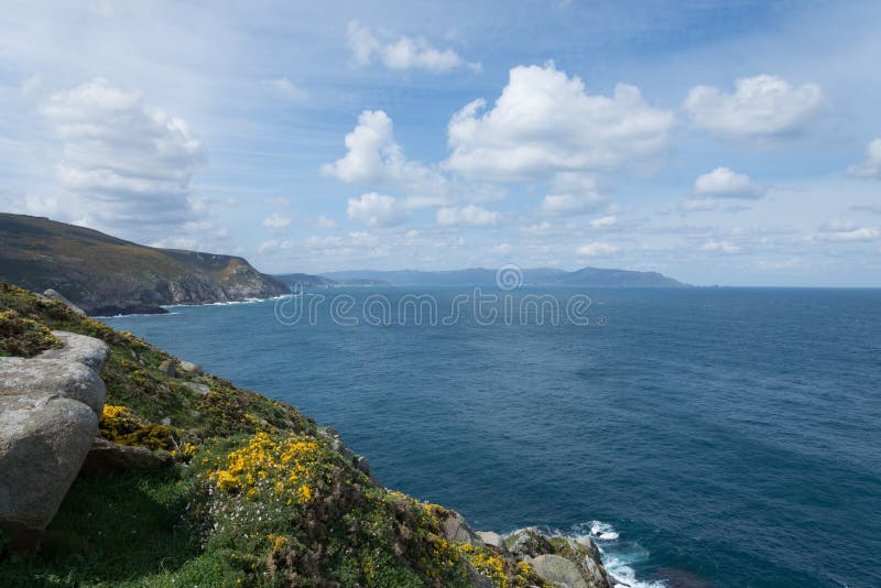 Paisaje De La Costa Gallega Foto de archivo - Imagen de europa, pesca ...