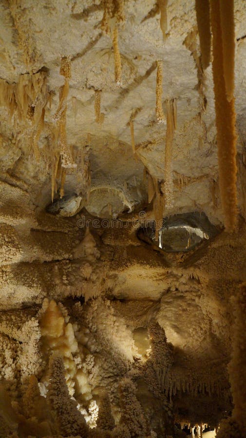 Paisaje Del Interior De Una Cueva Imagen de archivo - Imagen de antiguo ...