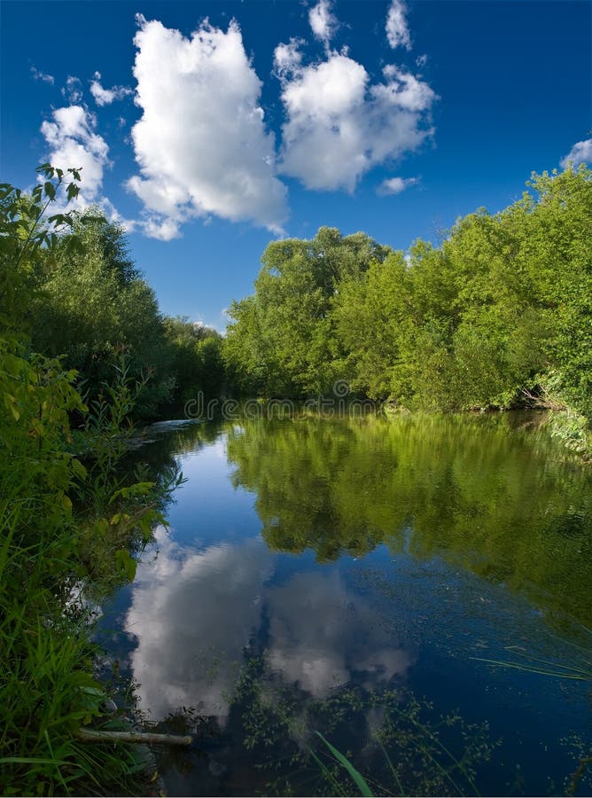 Paisaje del río imagen de archivo. Imagen de secuencia - 5827487