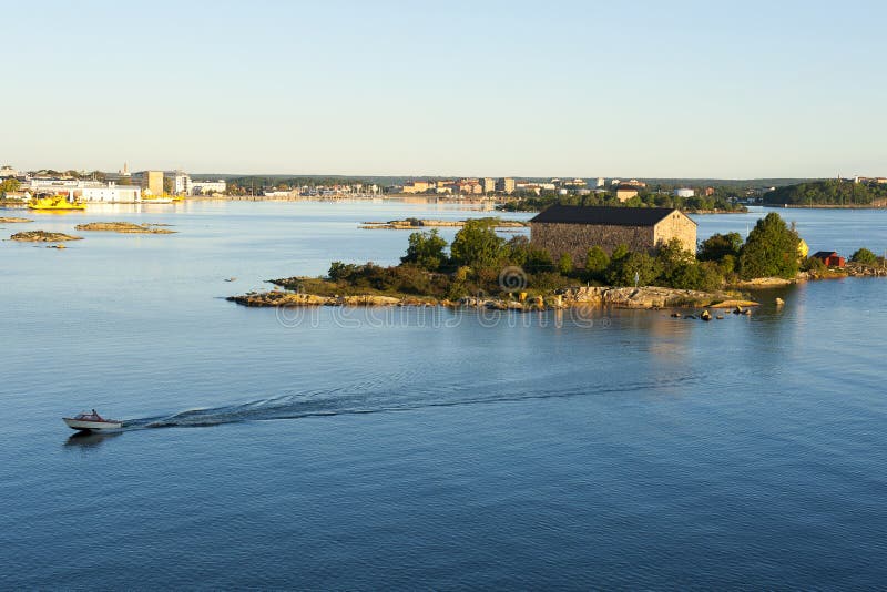 Paisaje escandinavo foto de archivo. Imagen de nave, amanecer - 21239806