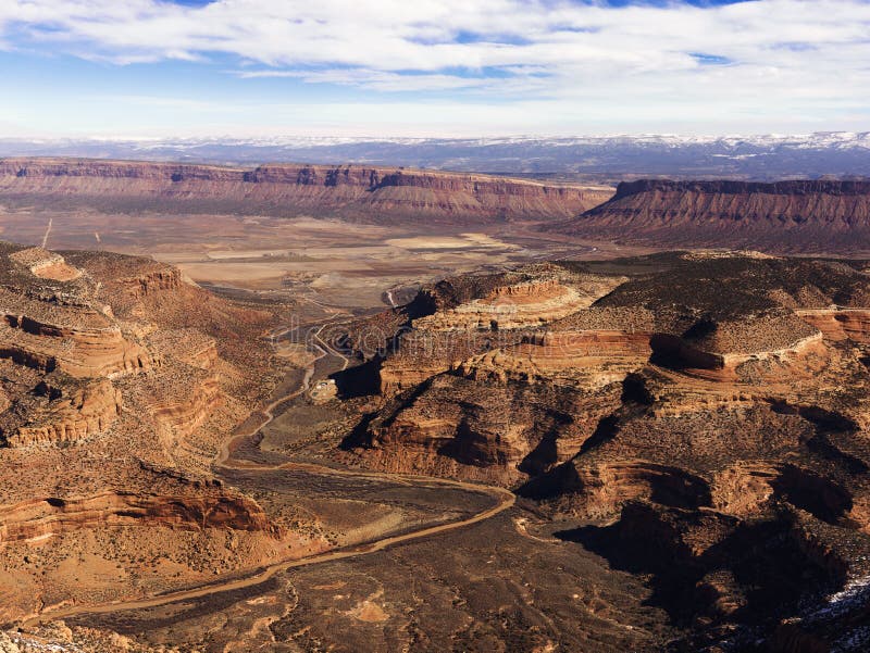 Paisaje Escarpado Con Caynons Imagen de archivo - Imagen de campo ...