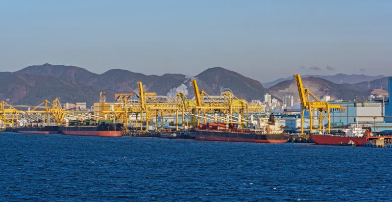 Paisaje Industrial En Corea Del Sur Foto de archivo - Imagen de ...