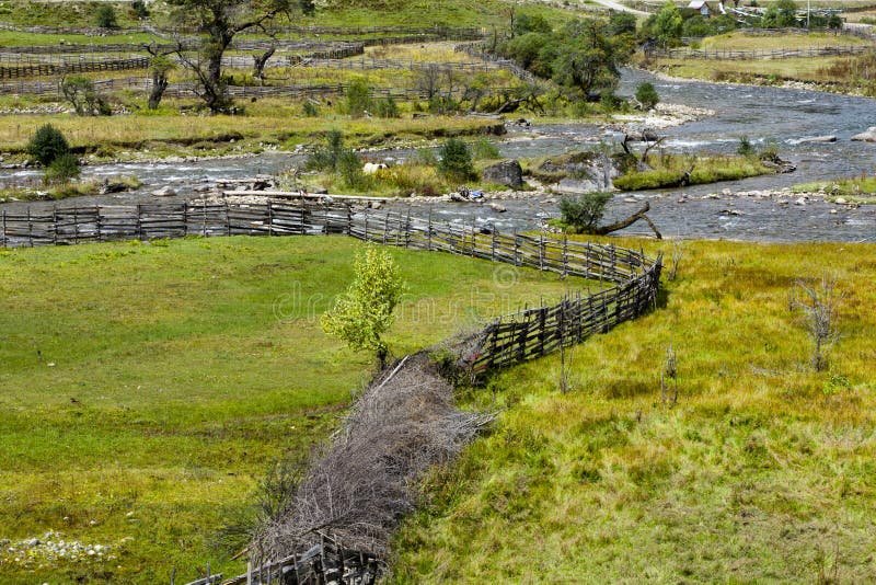 Paisaje rural foto de archivo. Imagen de agua, granja - 27688202