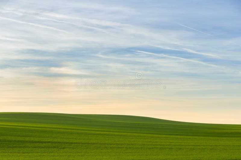 Paisaje Simple Con El Cielo Foto de archivo - Imagen de ambiente, fondo ...