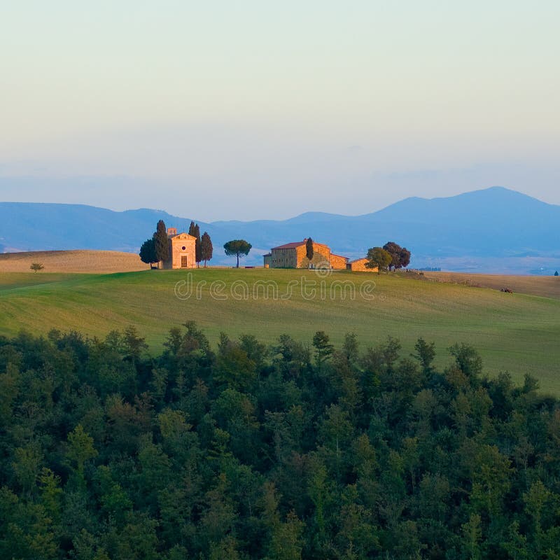 Paisaje toscano típico imagen de archivo. Imagen de italia - 6035499