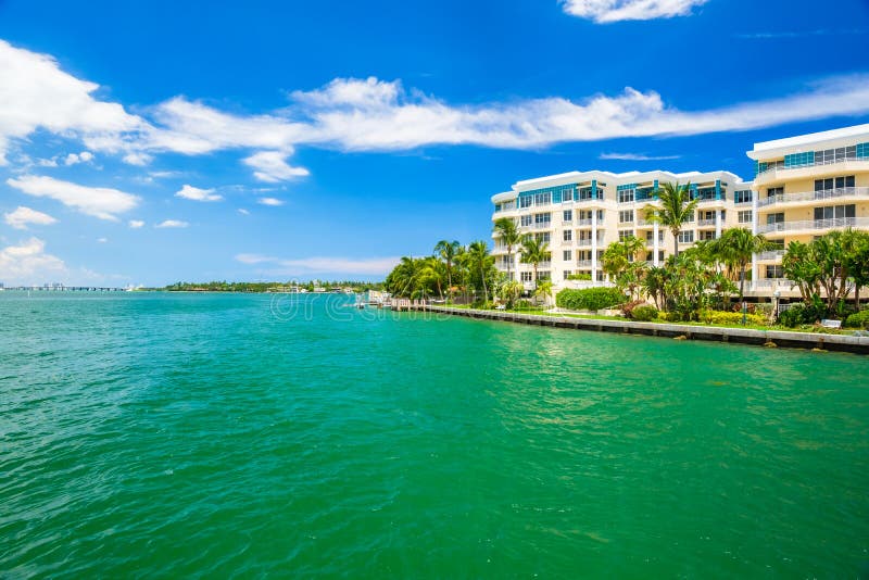 Paisaje Urbano De Miami Beach Foto de archivo - Imagen de lujo, miami ...