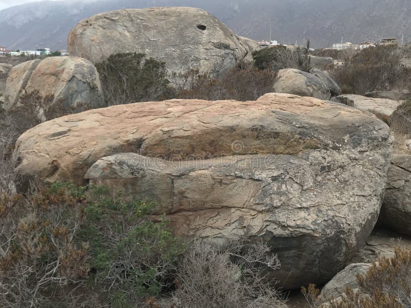 Paisaje Y Rocas En La Playa Foto de archivo - Imagen de paisaje, chile ...