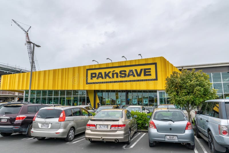 Pak NSave Supermarket in Ormiston Suburb Editorial Stock Photo - Image ...