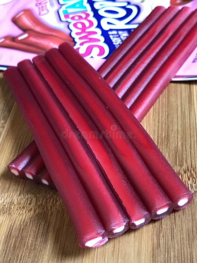 Paket Von Sweetarts Cherry Ropes Candy Redaktionelles Foto - Bild von ...