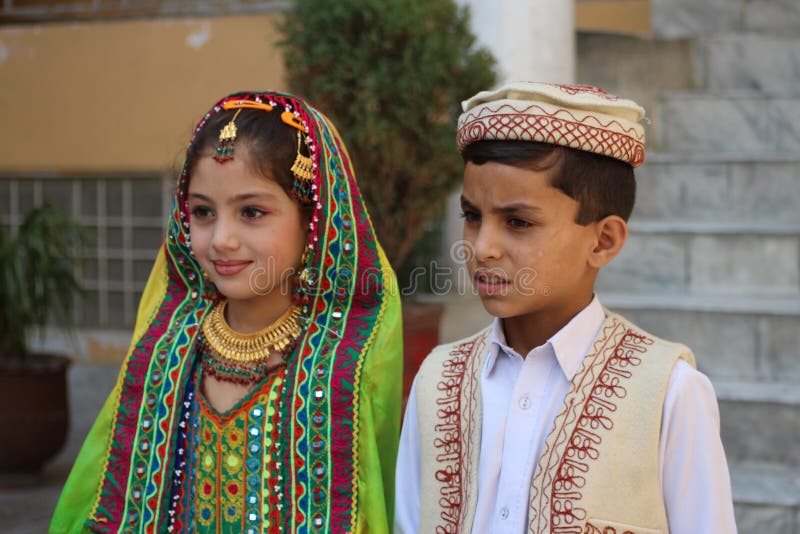 Pakistaanse Meisje En Jongen Redactionele Foto - Image of meisje ...